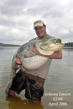 The Biggest and Best Fishing Photographs :: Catfish 100lb to 150lb :: 666_G